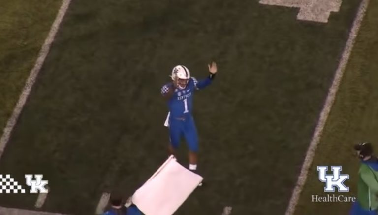 Lynn Bowden Opens Second Half With 60-yard Touchdown Run | Nation of Blue