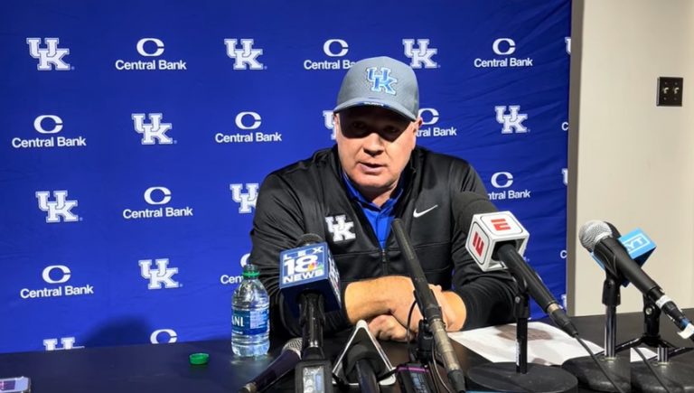 Mark Stoops Says He Has Nothing To Do With Kentucky’s Play Calling ...