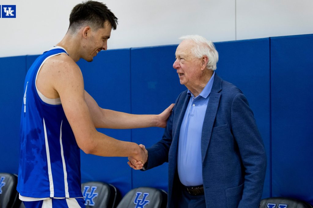 Legendary Analyst Bill Raftery Stops By Kentucky Basketball Practice ...