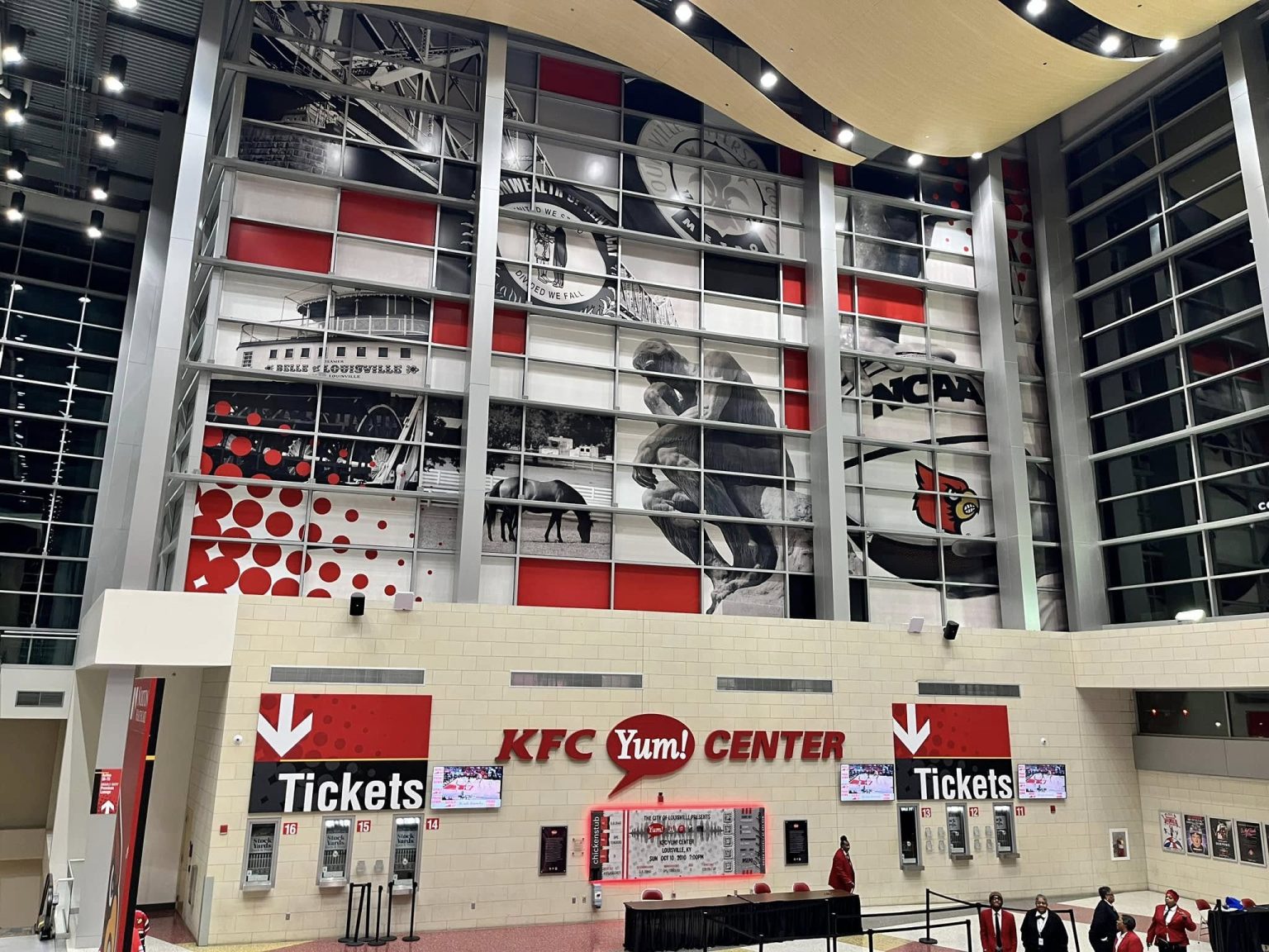 Kentucky Comeback Falls Short at Louisville - Nation of Blue